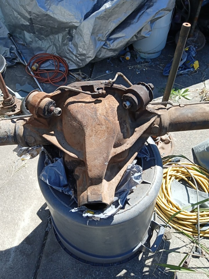 OLDSMOBILE BOP rear end housing W30 W31 12 BOLT 402227 | eBay