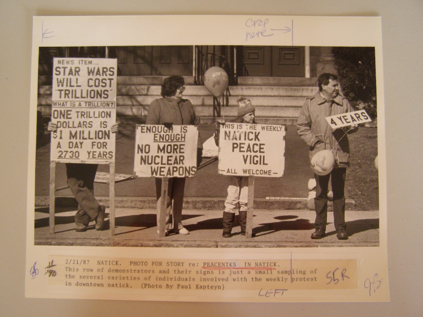Vtg Glossy Press Photo Natick MA 2/21/87 Peaceniks in Natick Protest In ...