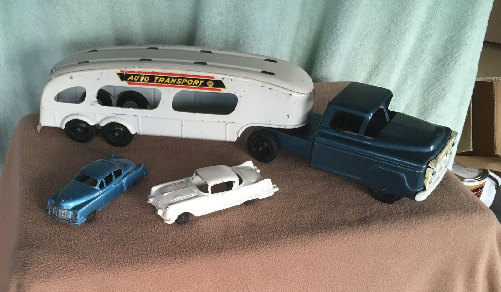MARX 22.5" DELUXE AUTO TRANSPORT With 2 metal Cadillacs & 2 MARX cars ...