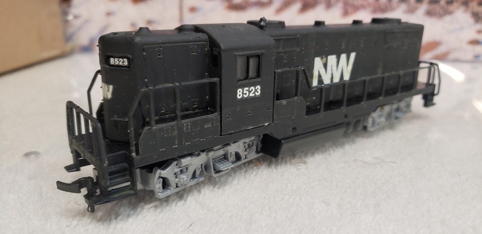 HO SCALE AHM GP18 NORFOLK & WESTERN #8523 DUMMY DIESEL LOCOMOTIVE🔥🔥🔥🔥🔥 ...
