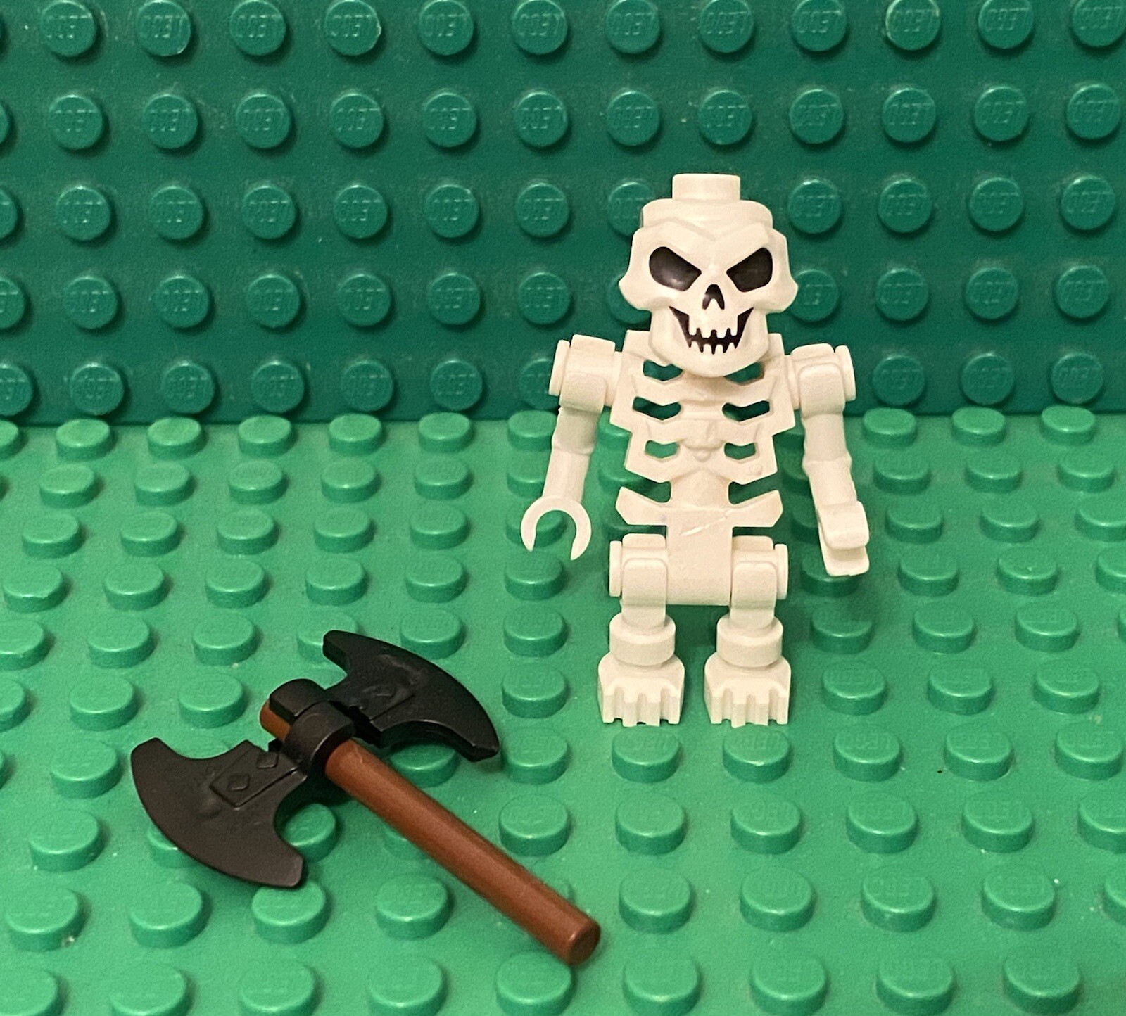 Lego White Skeleton W/ Modified Skull W/ Angular Rib Cage Torso,Double ...