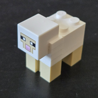 LEGO Minecraft Sheep, White, Brick 2 x 2 on Back Brick Built Figure ...