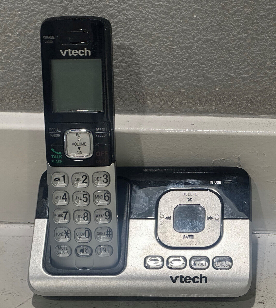 Vtech CS6829 Cordless Phone with Charging Cradle | eBay