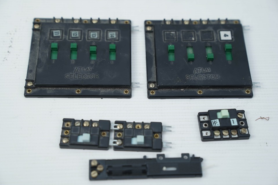 2 Atlas selector switches, 3 switch controls and right switch | eBay