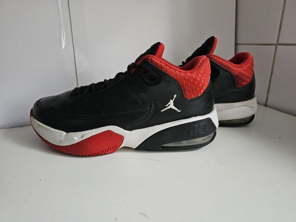 NIKE AIR JORDAN MAX AURA 3 (GS) UK 5 EU 38 GIRLS BOYS WOMENS BLACK RED ...