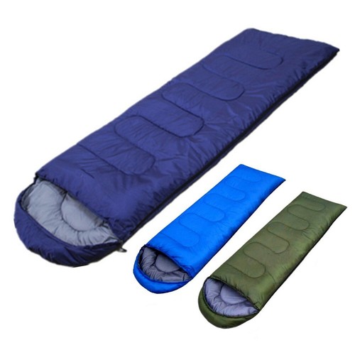 Restez au chaud avec ce sac de couchage léger et durable en fibre de ...