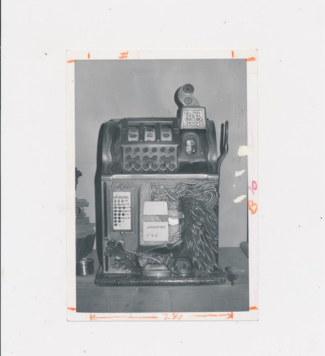 Press Photo The 1934 Mills Silent War Eagle Slot Machine Cherries Bells ...