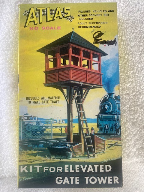 Atlas 701 HO Scale Set of 2 Elevated Gate Towers and Track Office ...