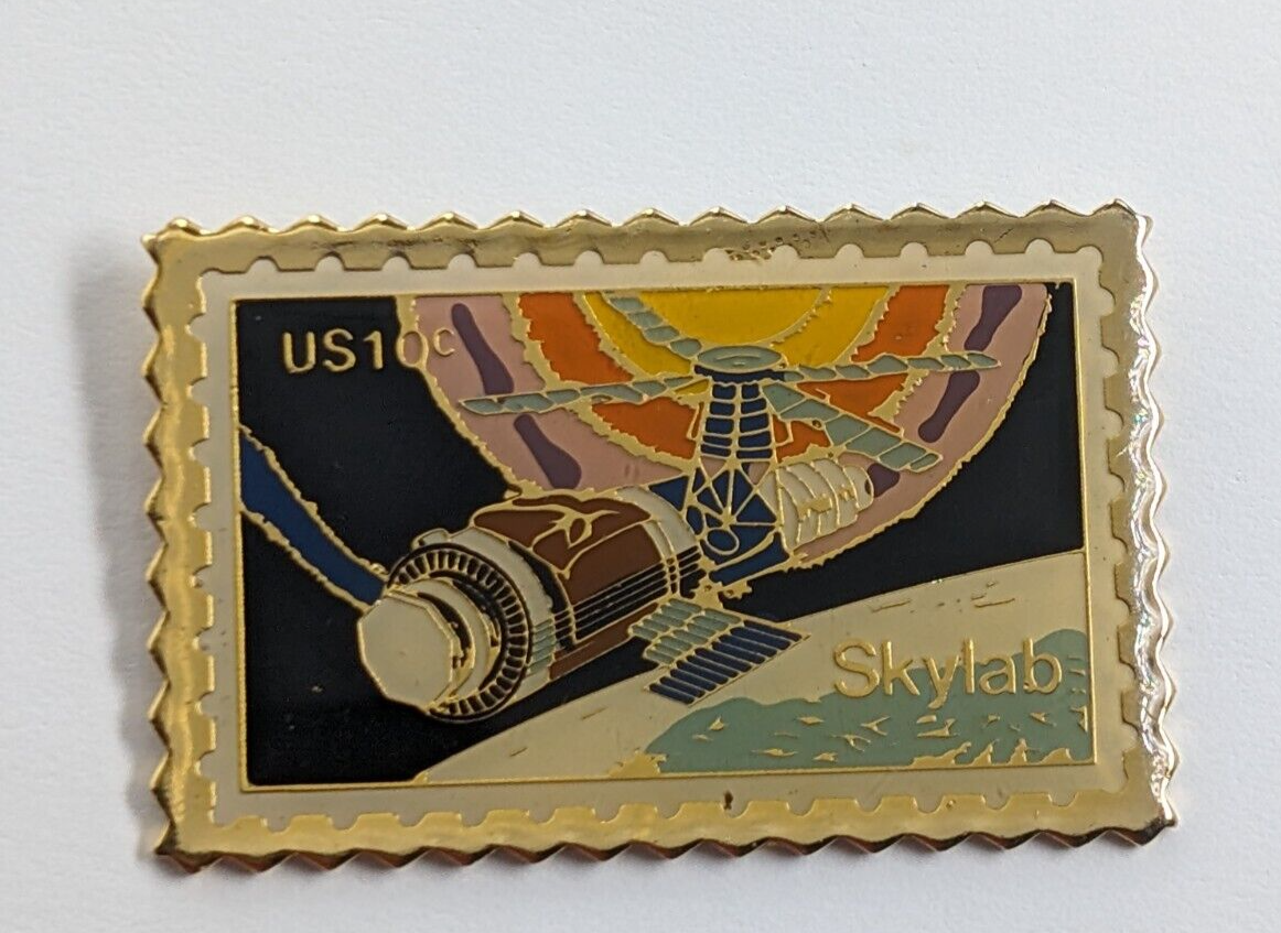 VTG NASA Skylab American Space Station USPS US 10 Cent Stamp Pin JG&A ...