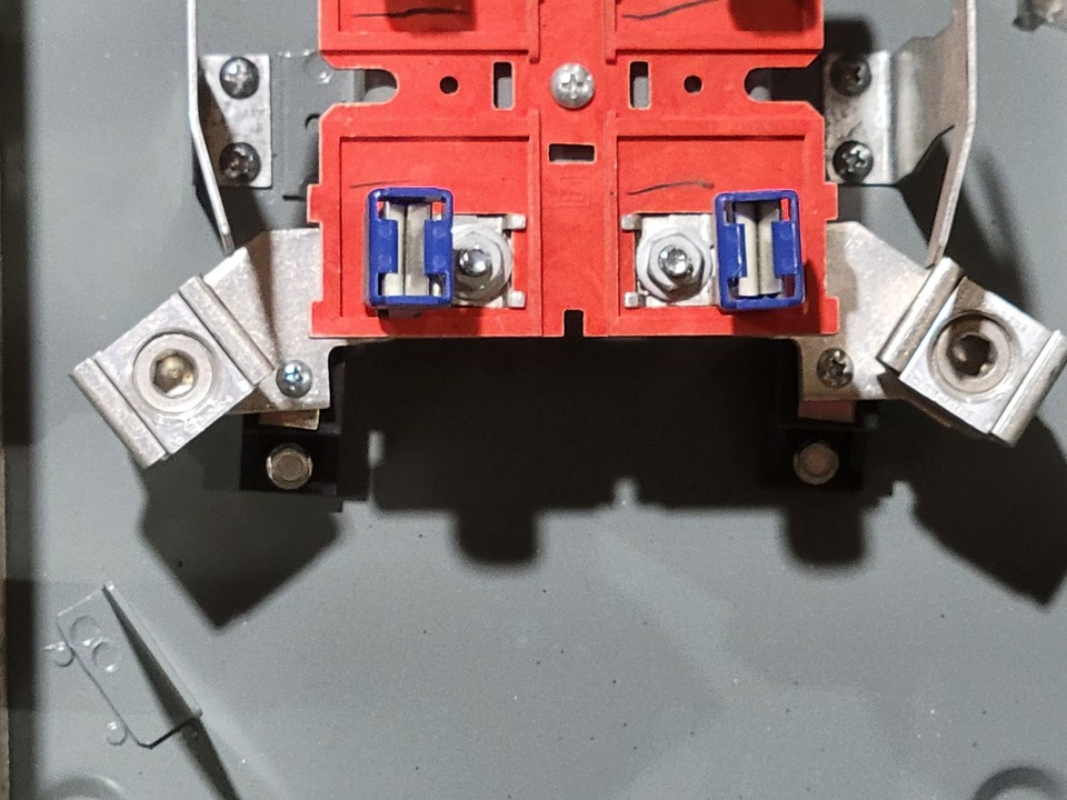 Square D RC816F150C Outdoor Main Breaker Meter Combo Ringless 200A 8 ...