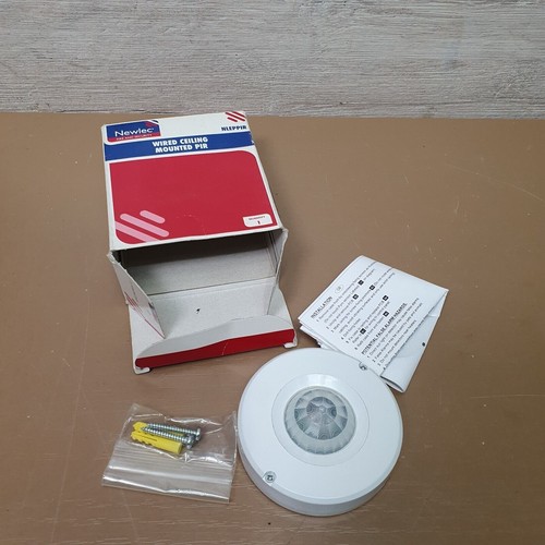 Newlec Wired Ceiling Mounted Pir Panel Light Round Surface Mount Lamp ...