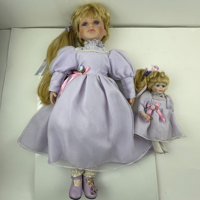 Wondertreats Inc. Vintage Collectible Porcelain Matching Dolls Blonde ...