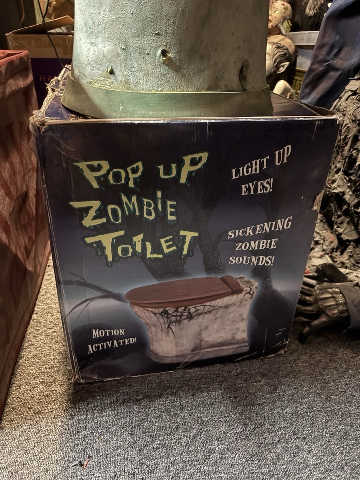 Spirit Halloween Pop Up Zombie Toilet Animated Prop Gemmy Tekky ...