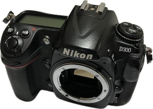 Nikon D300 DSLR Camera Body Excellent Condition Fast Shutter Mechanism ...