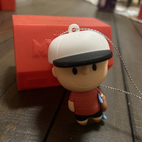 HALLMARK BASEBALL SNOOPY PEANUTS MYSTERY CHRISTMAS ORNAMENT LINUS VAN ...