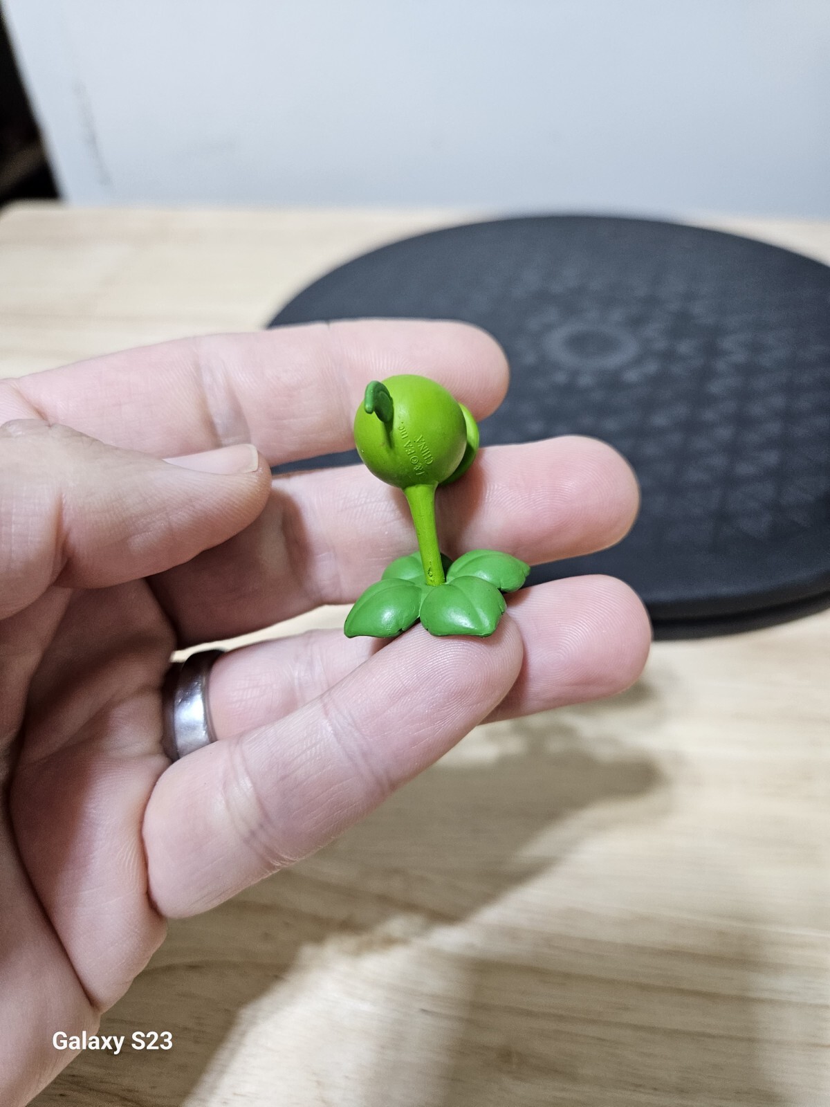 Plants Vs Zombies Peashooter Figure 1 Inch Pea Shooter - Copywrite ...
