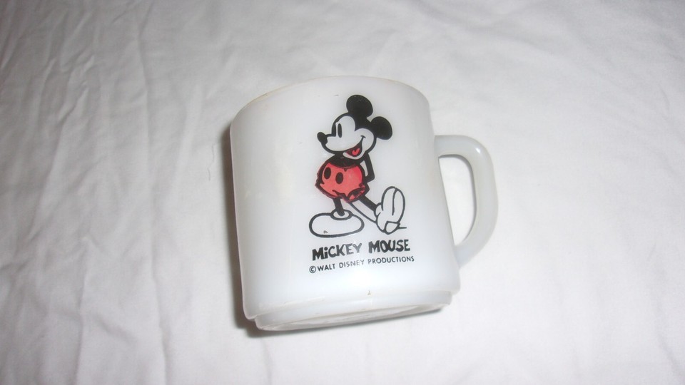 VINTAGE FEDERAL MILK GLASS MICKEY MOUSE COFFEE MUG, WALT DISNEY PROD ...