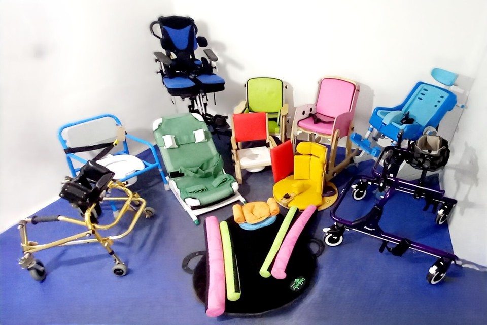 PAEDIATRIC WOODEN SUPPORT BREEZI JONCARE HIGH CHAIR | eBay UK