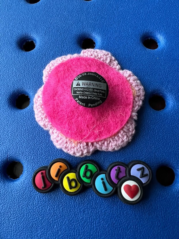 Crocheted Flower Pink Jibbitz Shoe Charm. Authentic Crocs Jibbitz. Very ...