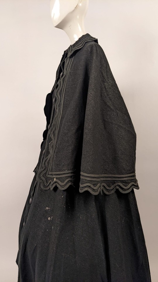 MID 19TH C BLACK & GRAY FLECKED WOOL 2 PC CLOAK W GUTTA PERCHA BUTTONS ...