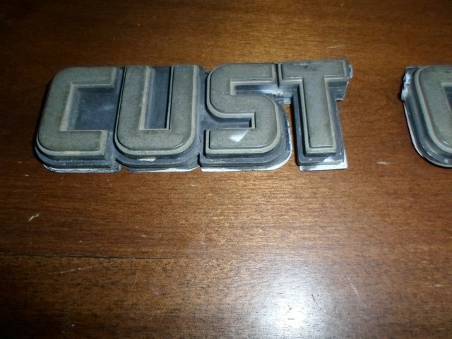 1981 - 1987 Chevy Truck - Custom Deluxe 30 Fender Emblem Square Body ...