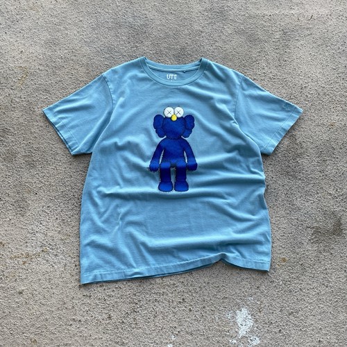 vintage Y2K Kaws x Uniqlo T-Shirt big logo BFF 2019 Japan Vibe Hysteric ...