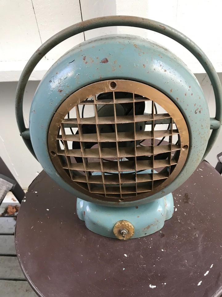 ULTRA RARE ATOMIC AGE Gilbert Seafoam Polar Cub Fan. WORKS 1950s ...