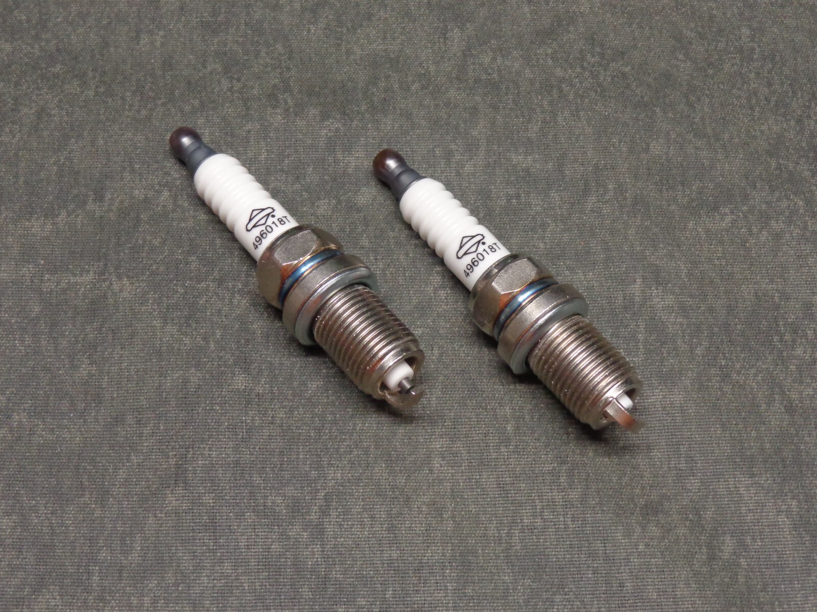 496018T BRIGGS AND STRATTON PACK OF 2 SPARK PLUG GENUINE OEM 496018 ...