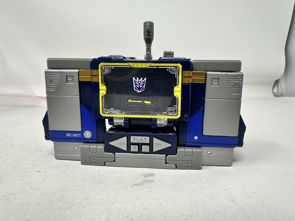 Hasbro Transformers Netflix War for Cybertron SOUNDWAVE WALKMAN NO ...