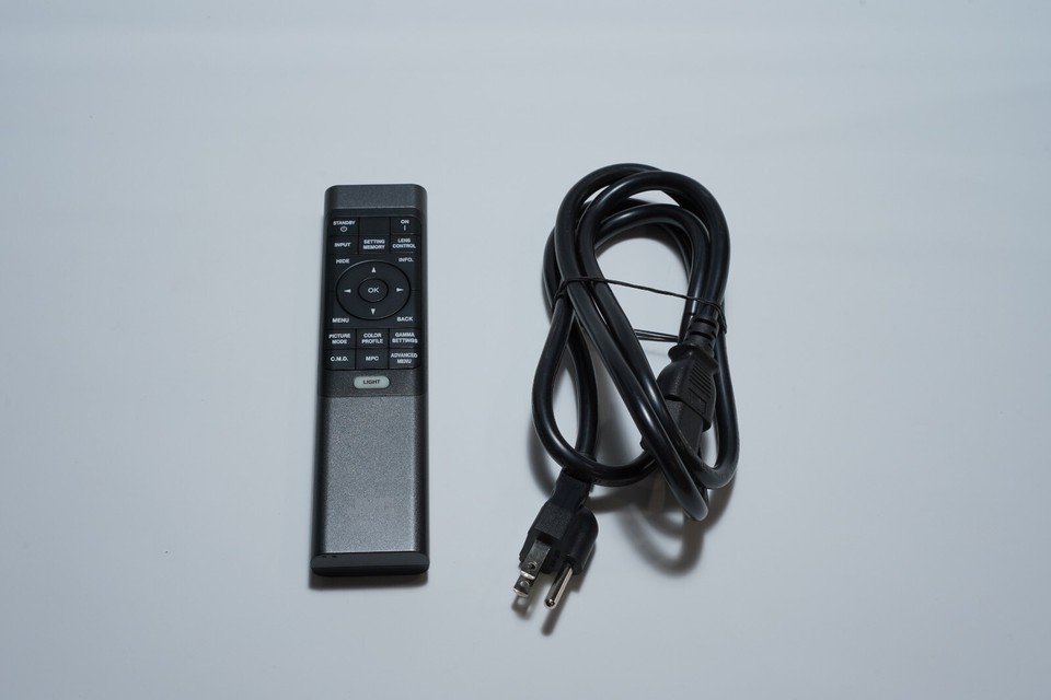 JVC D-ILA DLA-NP5 4K 3D Home Theater Projector (4K/120P/3D/1900-lumen ...