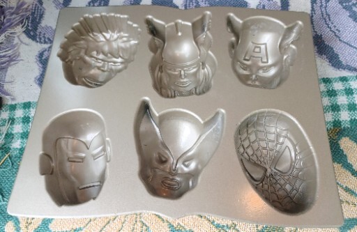 MARVEL COMICS SUPERHERO AVENGERS CAKELET CAKE PAN Nordic Ware William ...