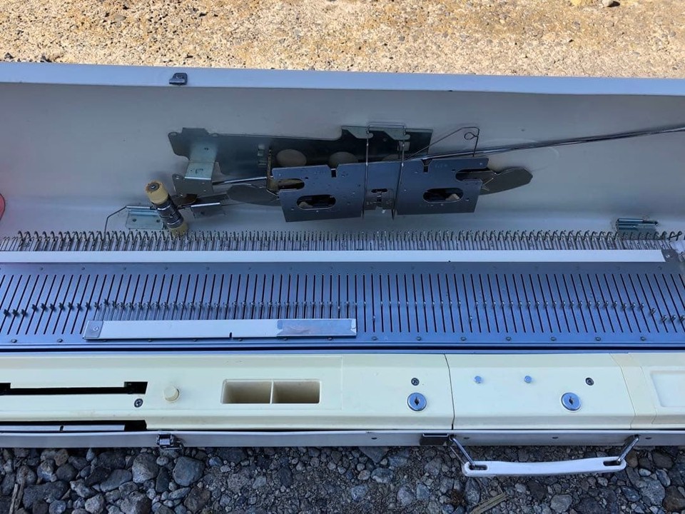 Brother PUNCH 9 KH-260 Knitting Machine Bulky 9mm Vintage B23 Untested ...