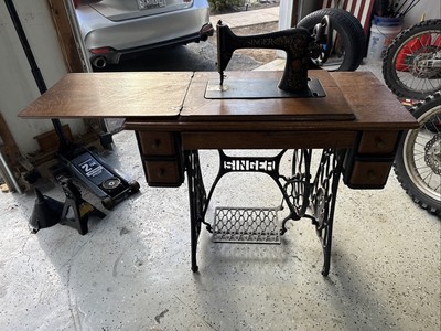 Sewing Machines - Antique 1911 Singer