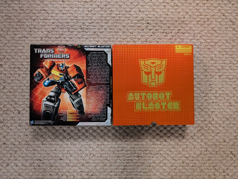 Autobot Blaster Transformers Universe SDCC 2010 Hasbro Figure NEW MISB ...
