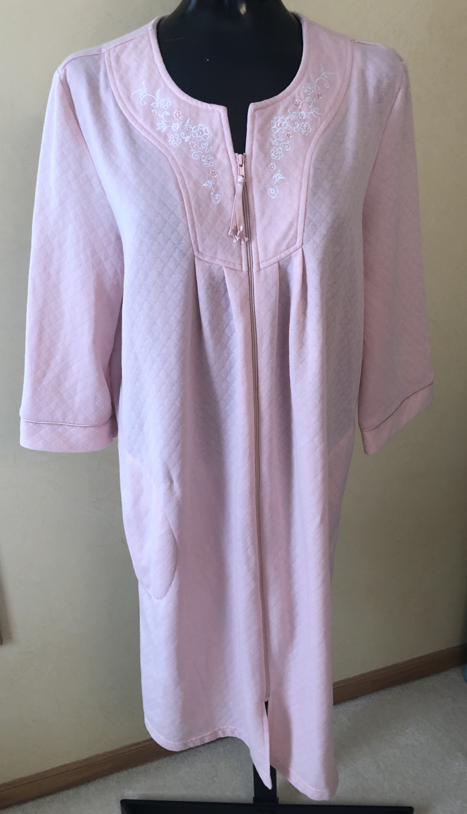 SECRET TREASURES Diamond Quilted Zip Front Robe 2 P… - Gem