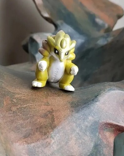 SANDSLASH TOMY POKEMON Mini Figure CGTSJ 1999 Nintendo 2” JAPAN Vintage ...