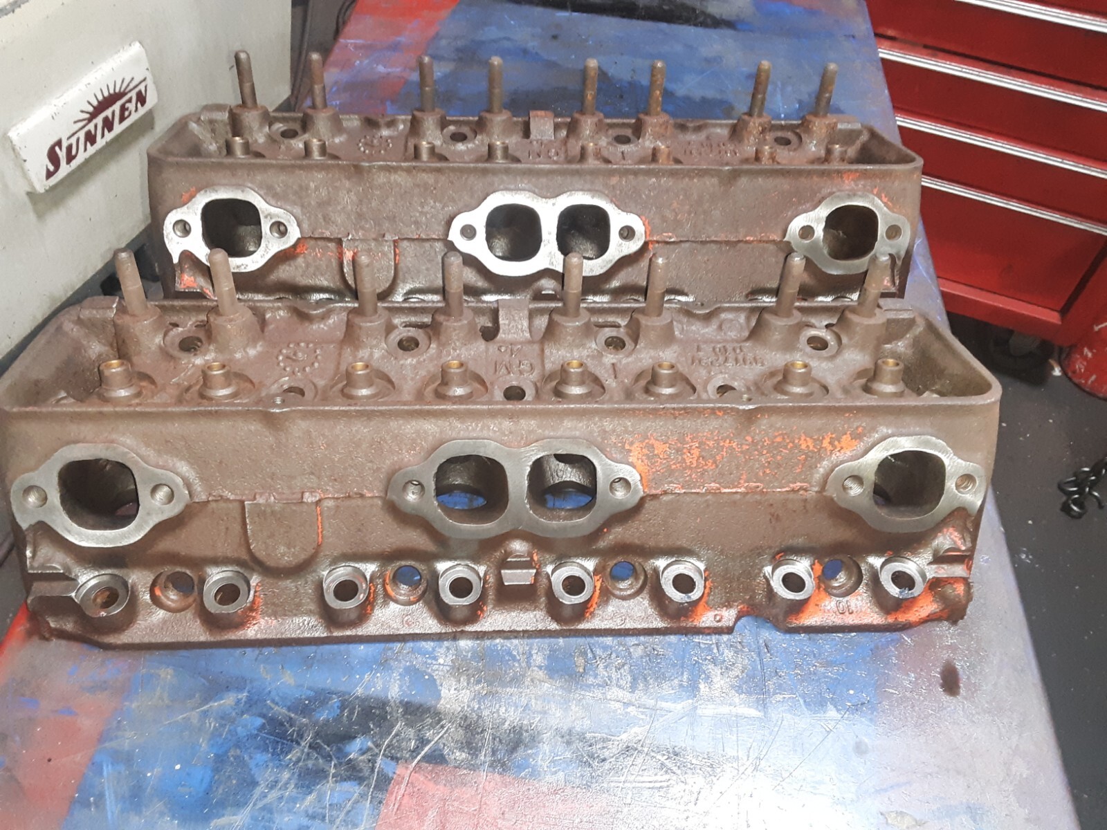 302 327 350 Double Hump Pair Cylinder Head Cast Iron Chevy 3917291 SBC ...