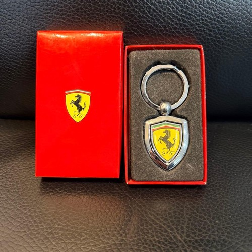 [Import duties included] Ferrari Shield Keychain Metal Red with Gift ...