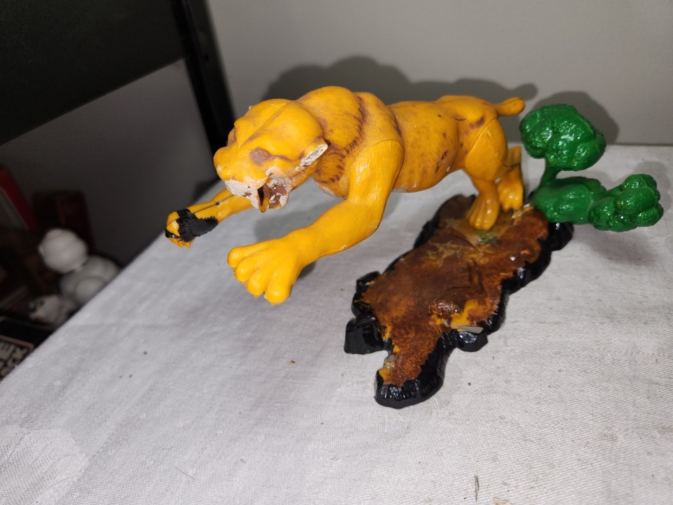 Vintage 1971 Aurora Prehistoric Scenes Sabertooth Tiger Built Model | eBay
