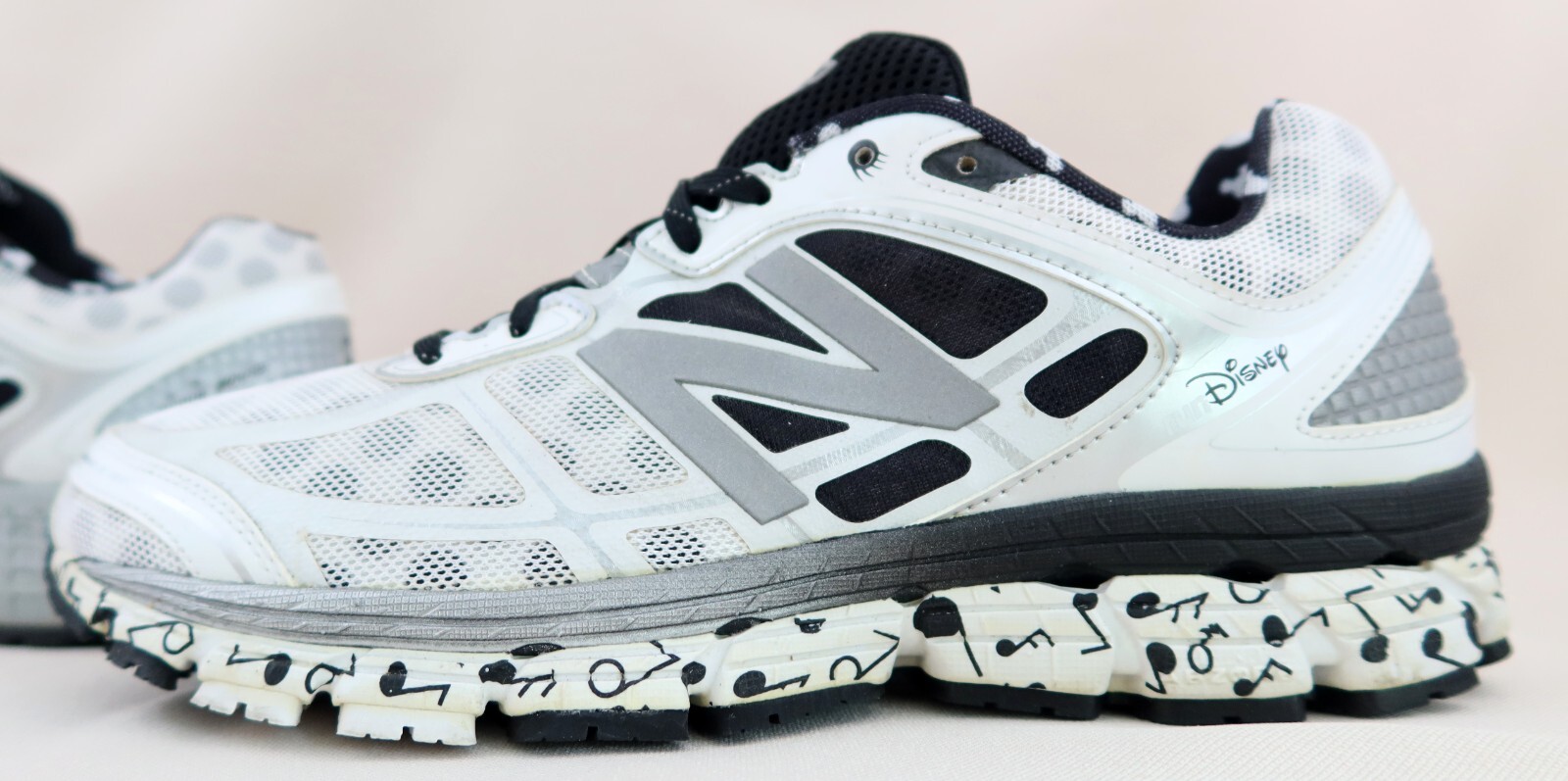 New Balance RunDisney 2015 Minnie Mouse 860v5 Running… - Gem