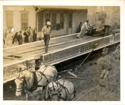 HO CIRCUS TRAIN WAGON Unloading - 3 Flat Cars, Crawler, Horse Team, Run ...