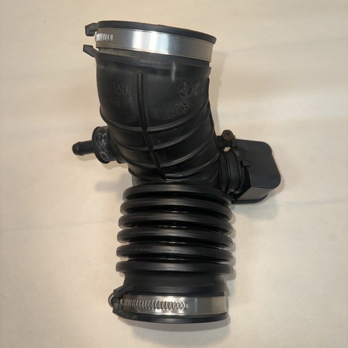 2017 - 2020 Hyundai Elantra 2.0L Engine Air Intake Hose OEM 28140F2400 ...