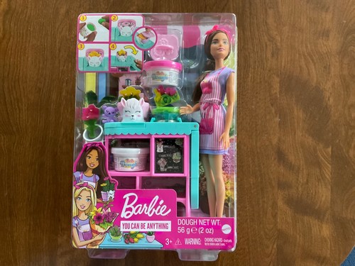 Barbie Florist Playset 12" BrunetteDoll, Flower-Making Station, 3 ...