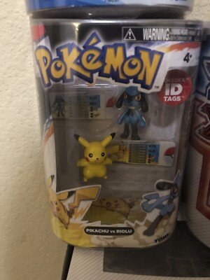 Pokemon Series 2 Pikachu vs Riolu Figure Set Pokedex ID Tags 2013 Tomy ...