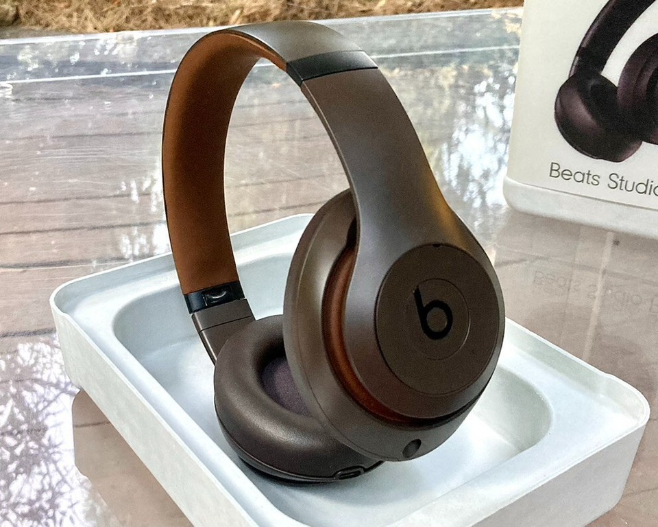 New Sealed - Beats Studio Pro Wireless Bluetooth Headphones - Deep ...