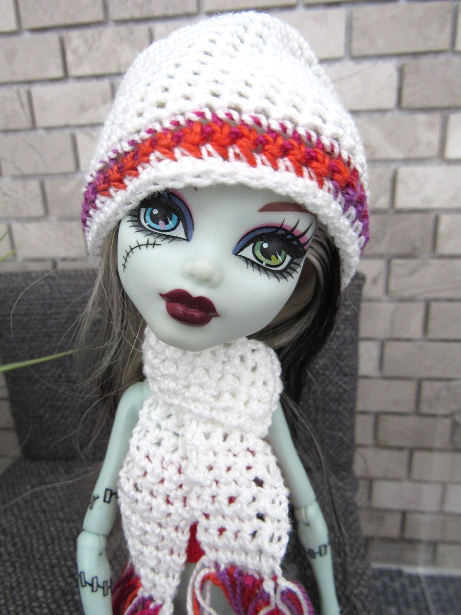 Amigurumi Monster High Draculaura , Crochet Pattern Of Girl Wearing
