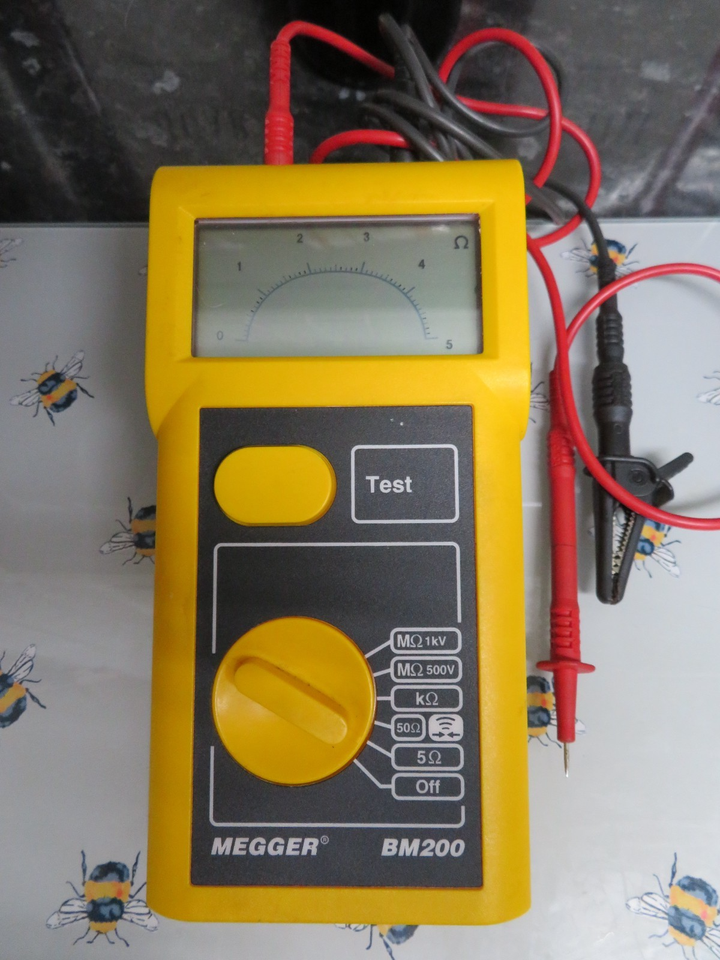 Megger BM200 Insulation Tester 1KV/500v/Kilohm/50ohm/5ohm + Case & Test ...