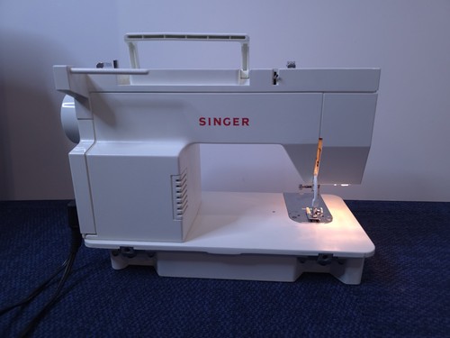 Singer 5705C Sewing Machine READ Description | eBay
