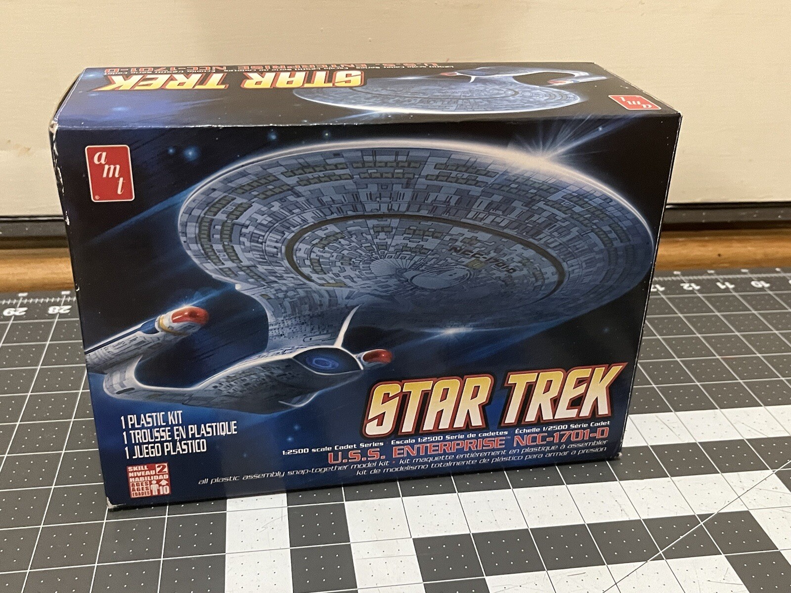 2012 AMT Star Trek U.S.S. Enterprise NCC-1701-D Model Kit | eBay