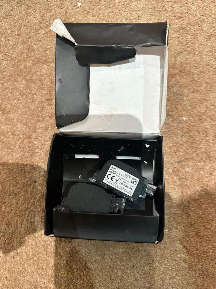 Genuine Audi Logo Rings LED Puddle Light Beam Set Of Two Boxed New ...